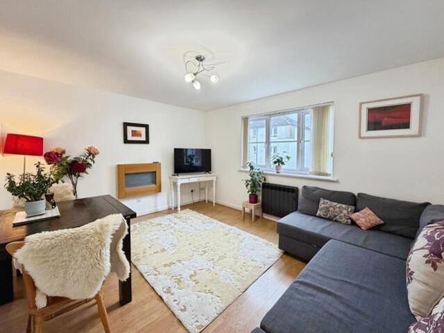 2 Bedroom Apartment Glasgow City Glasgow City LS101674970