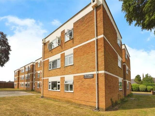 2 Bedroom Apartment Gloucester Gloucestershire 98903494