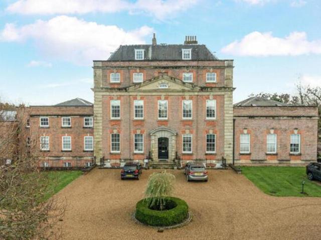 2 Bedroom Apartment Godalming Surrey 99736060