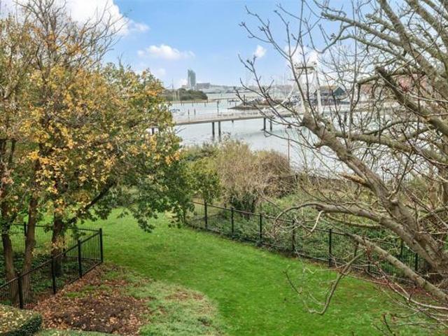 2 Bedroom Apartment Gosport Hampshire 99986109