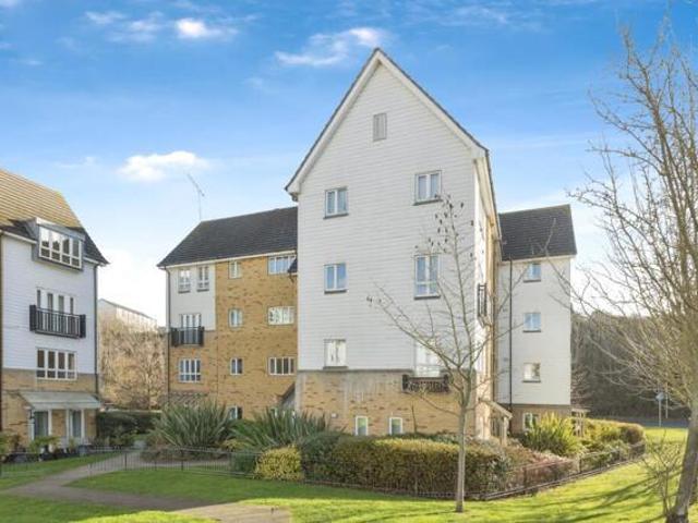 2 Bedroom Apartment Gravesend Kent 100540958