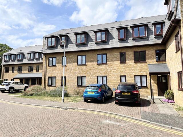 2 Bedroom Apartment Gravesend Kent 101677131
