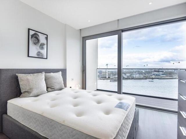 2 Bedroom Apartment Greenwich Greater London 99895572