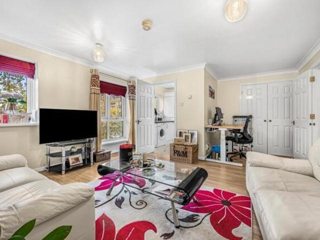 2 Bedroom Apartment Greenwich Greater London LS100366335