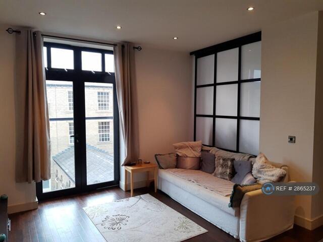 2 Bedroom Apartment Huddersfield West Yorkshire LS101571676