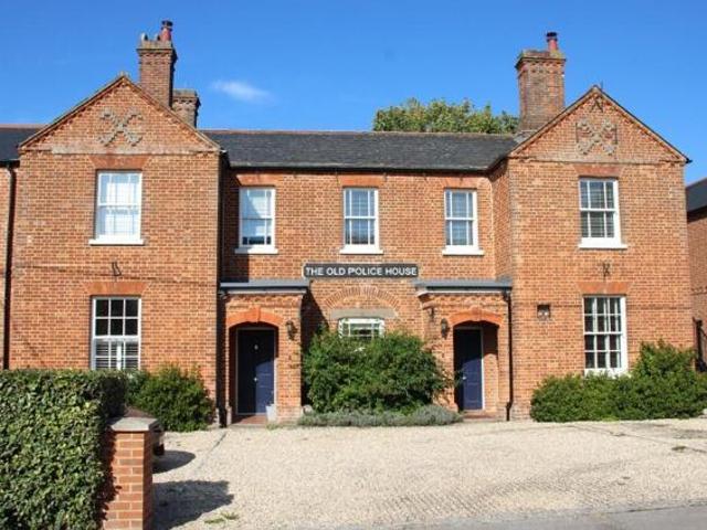2 Bedroom Apartment Hungerford West Berkshire 98649028