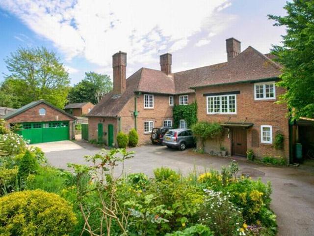 2 Bedroom Apartment Hythe Kent LS99773954