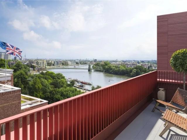 2 Bedroom Apartment Hammersmith London LS102596447