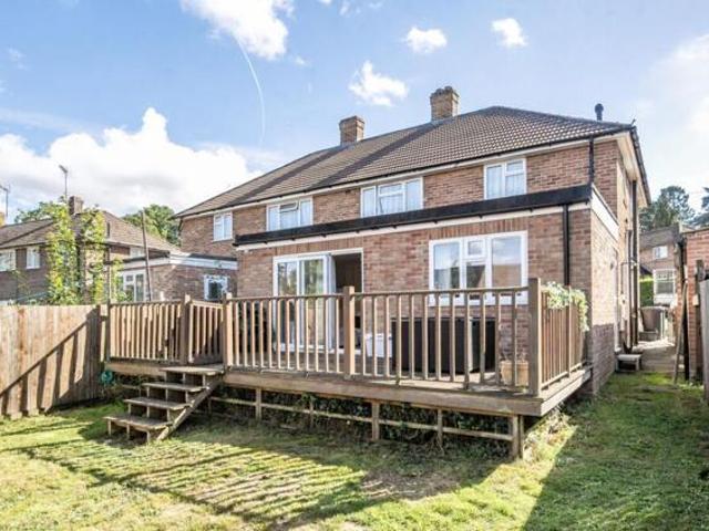 2 Bedroom Apartment Hampshire Hampshire LS101119386
