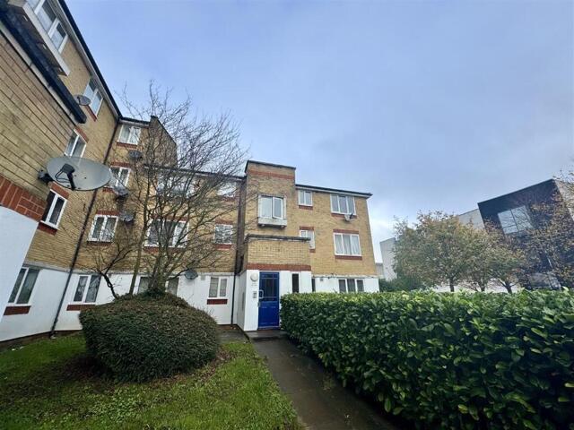 2 Bedroom Apartment Harlow Essex LS101199990