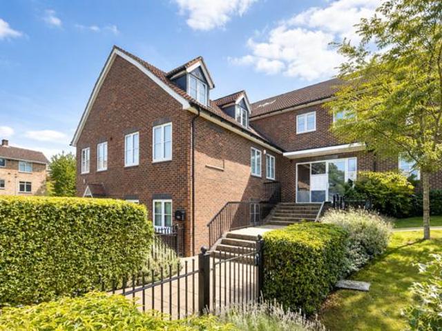 2 Bedroom Apartment Harrow Great London LS101351992