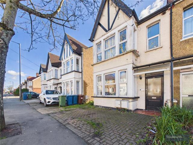 2 Bedroom Apartment Harrow Greater London 99290409