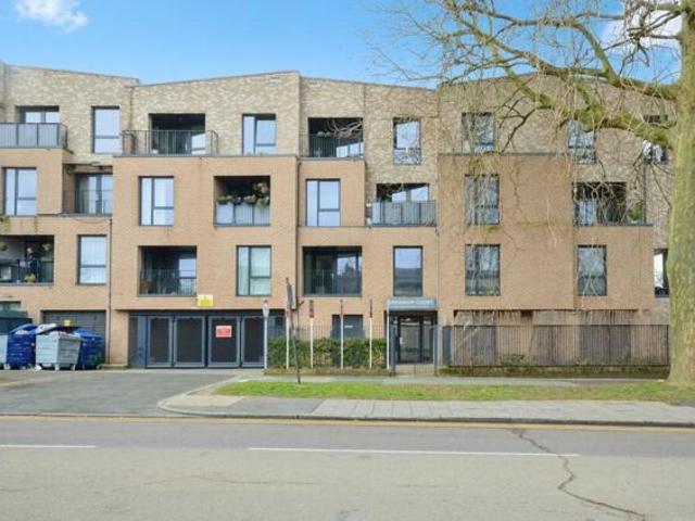 2 Bedroom Apartment Harrow Greater London 100733496