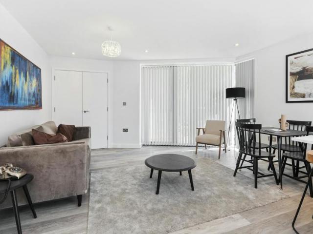 2 Bedroom Apartment Harrow Harrow LS73598577