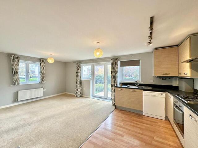 2 Bedroom Apartment Hayes Great London 101743265