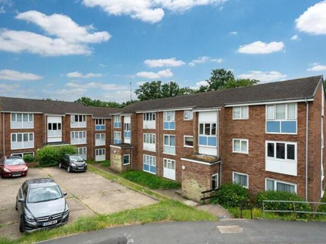 2 Bedroom Apartment Hemel Hempstead Hertfordshire LS98969116