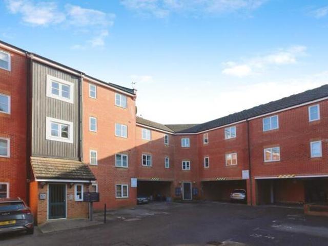 2 Bedroom Apartment Hemel Hempstead Hertfordshire 90033725