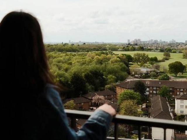 2 Bedroom Apartment Hendon London 102596814