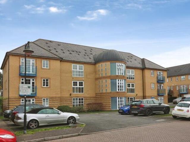 2 Bedroom Apartment Hertford Hertfordshire 99523744