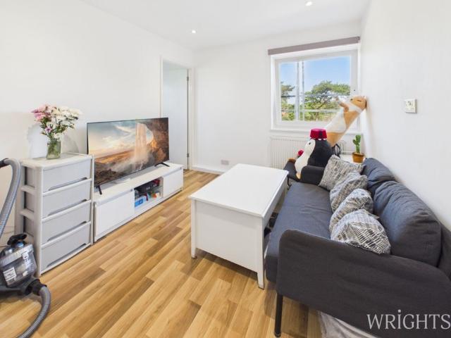 2 bedroom Apartment Hollybush Lane, Welwyn Garden City