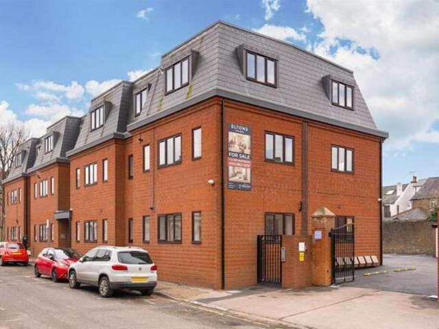 2 Bedroom Apartment Horsham West Sussex 99642060