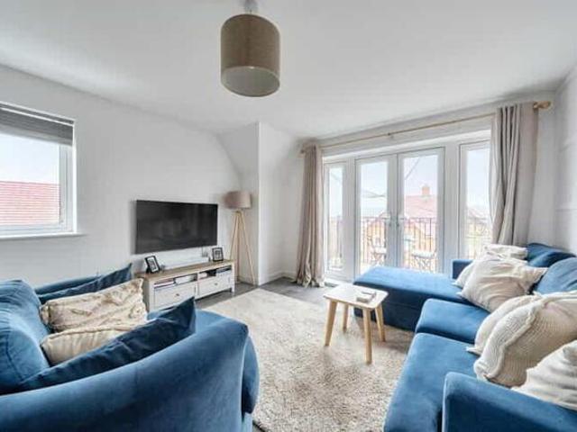 2 Bedroom Apartment Horsham West Sussex LS101676183