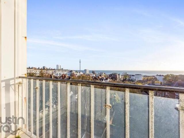 2 Bedroom Apartment Hove Brighton And Hove LS99523525