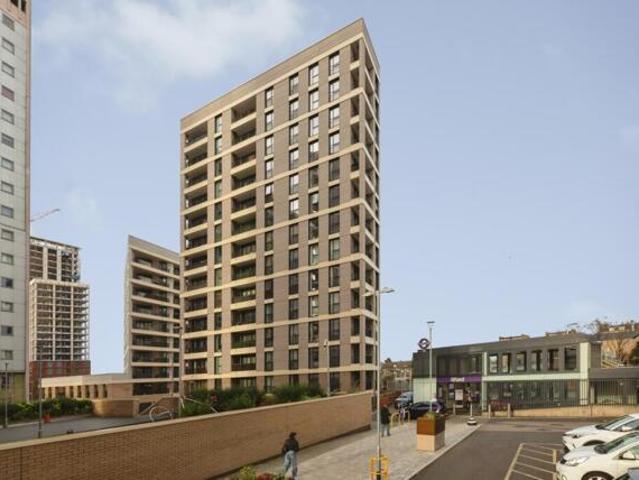 2 Bedroom Apartment Ilford Greater London LS100456374