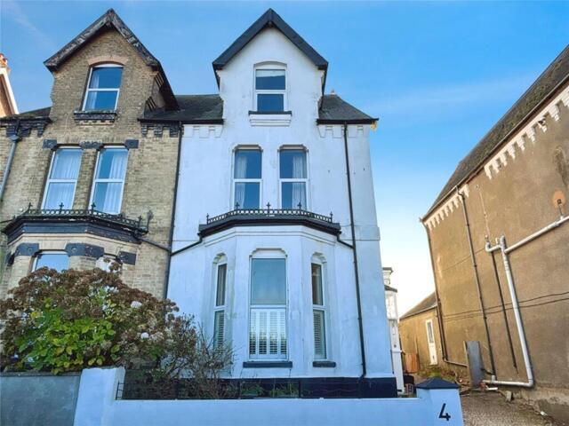 2 Bedroom Apartment Ilfracombe Devon LS99344847