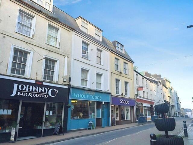2 Bedroom Apartment Ilfracombe Devon LS99344957