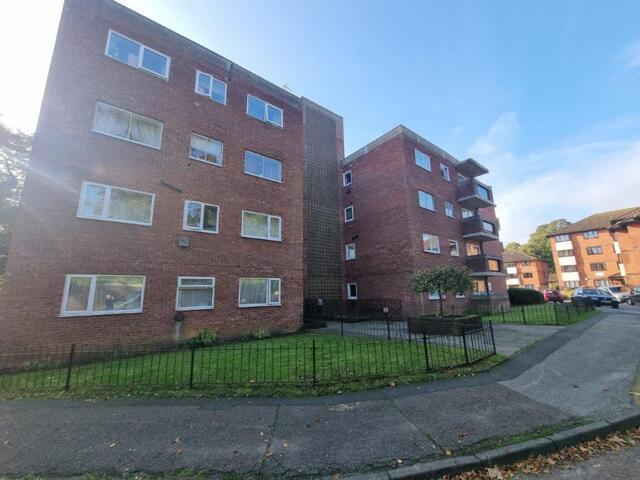 2 Bedroom Apartment Ipswich Suffolk 101277995