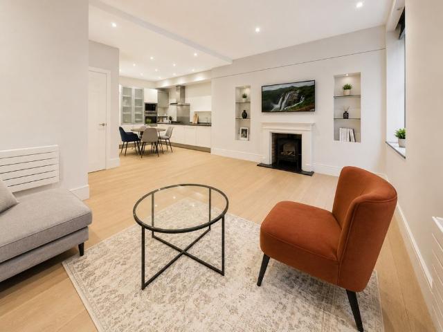2 Bedroom Apartment, Kean Street, Covent Garden, WC2B