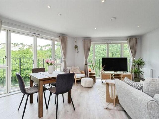 2 Bedroom Apartment Kenley Greater London LS100733438