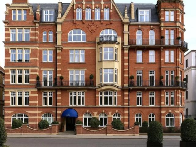 2 Bedroom Apartment Kensington London LS102596605