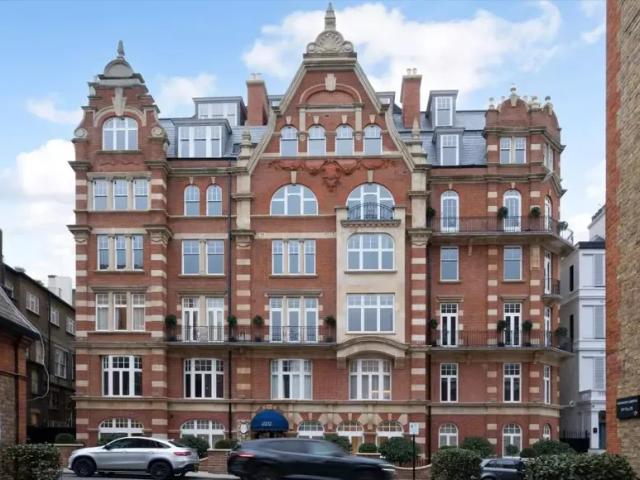 2 Bedroom Apartment Kensington London LS102596607