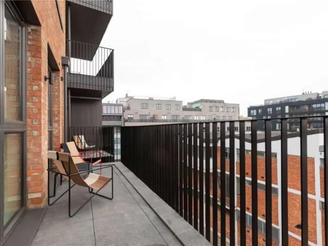 2 Bedroom Apartment Kensington London 102596569