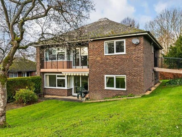 2 Bedroom Apartment Kings Worthy Hampshire 100855088