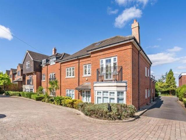 2 Bedroom Apartment Knowle Knowle LS99952122