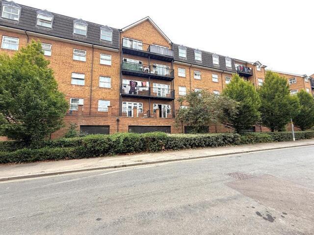 2 Bedroom Apartment Luton Luton LS98577948