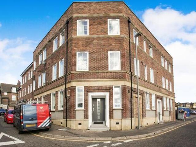 2 Bedroom Apartment Luton Luton LS98903694