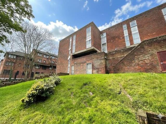 2 Bedroom Apartment Luton Luton LS99345157