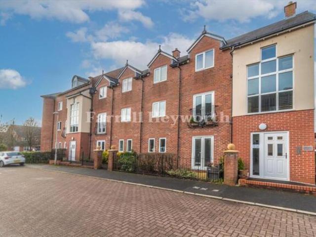 2 Bedroom Apartment Lancs Lancashire 98612178