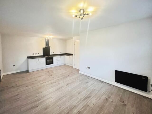 2 Bedroom Apartment Lancs Wigan 101777722