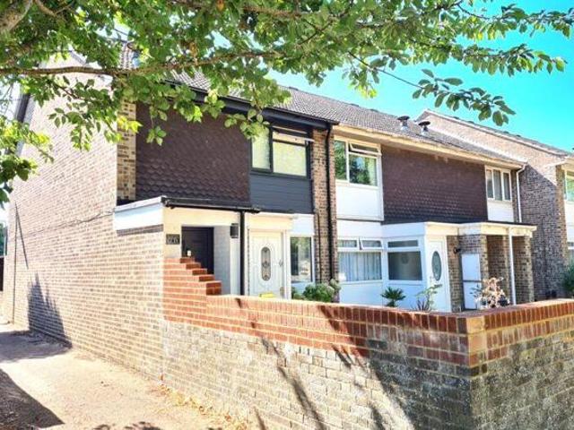 2 Bedroom Apartment Lee On Solent Hampshire LS99773846
