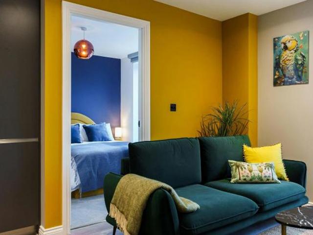 2 Bedroom Apartment Leeds Leeds LS86225789