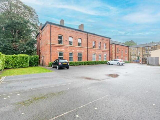 2 Bedroom Apartment Leeds Leeds LS98718060