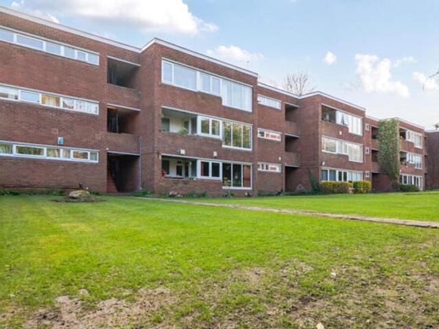 2 Bedroom Apartment Leeds Leeds 100854954