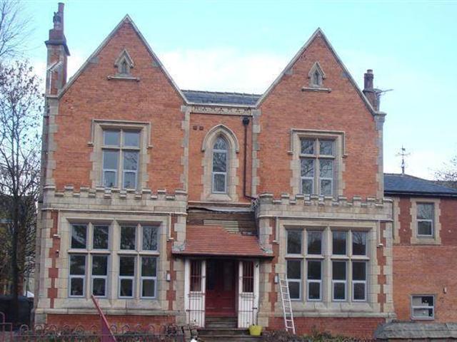 2 Bedroom Apartment Leeds West Yorkshire LS101911813