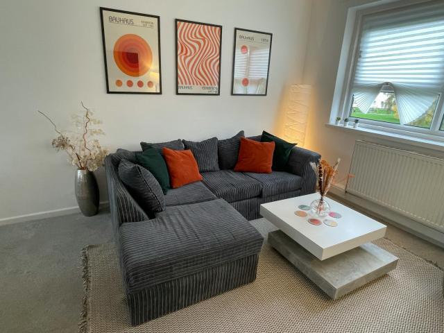 2 Bedroom Apartment Leicester Leicester LS86024100