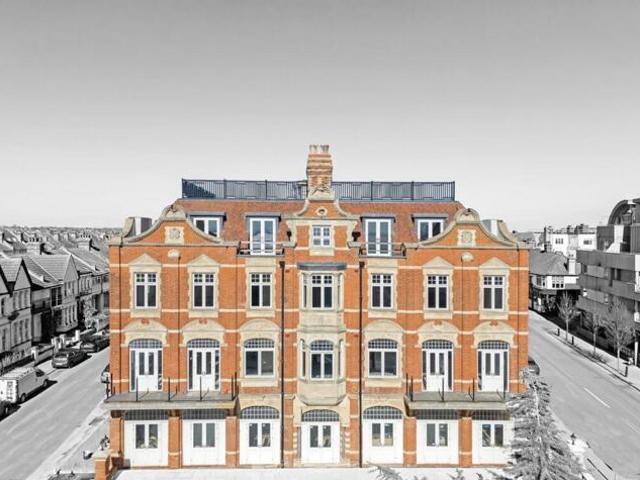 2 Bedroom Apartment Leigh on sea Southend On Sea 98262678